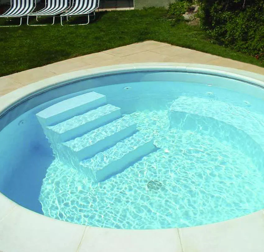 Custom swimming pool - Riviera - Piscine Acquaform - integrated coping ...