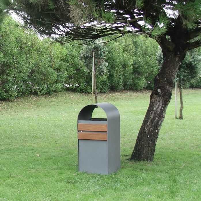Public trash can - LÓTUS - LARUS DESIGN - steel / wooden / outdoor