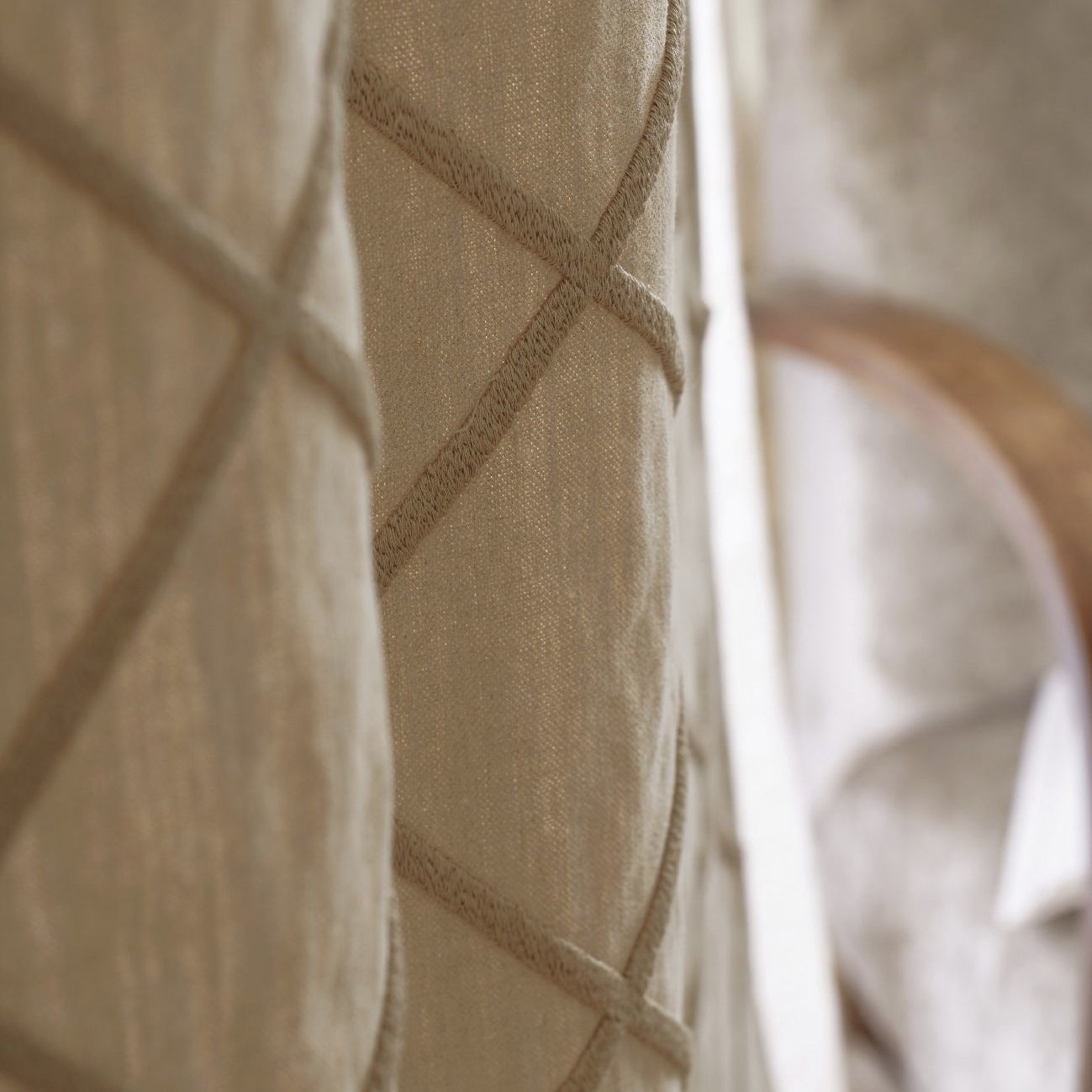 Curtain fabric - NATUR ART RICAMO RETE 3D SU OCTAVIUS - MASTRO RAPHAEL ...