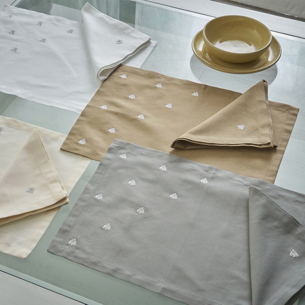 Cotton placemat - API - MASTRO RAPHAEL - contemporary / embroidered / commercial