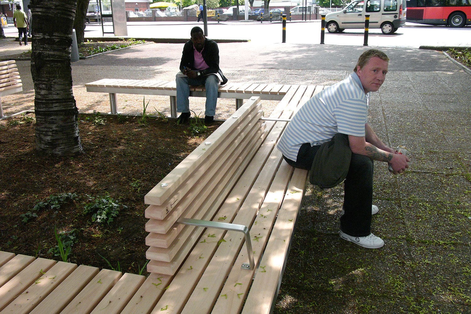Contemporary public bench - TUSTIN ESTATE, SOUTHWARK - Factory Street ...