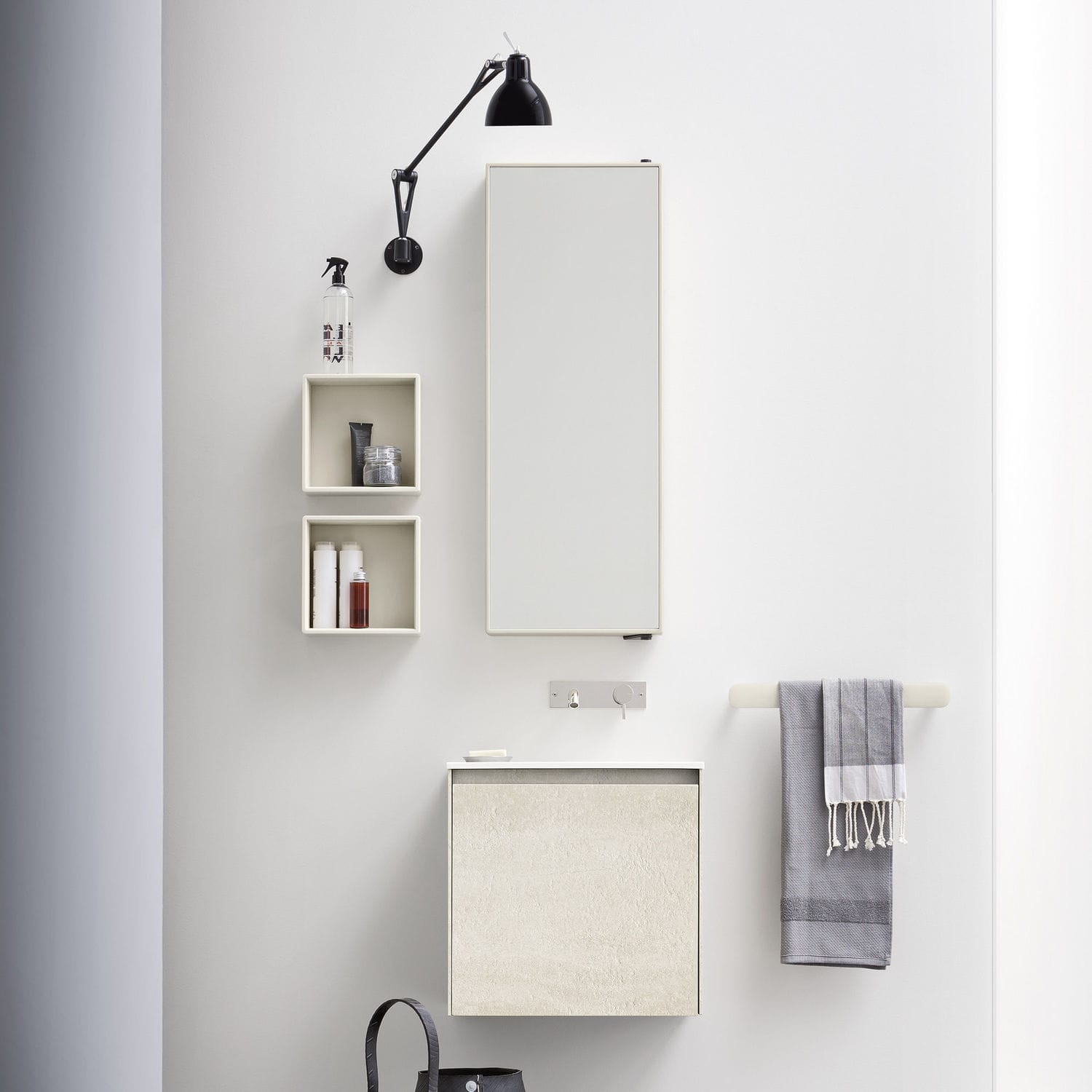 Wall-mounted mirror - GIREVOLE - Rexa Design - contemporary ...