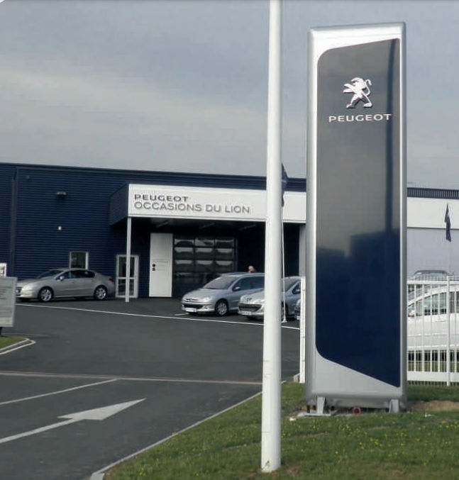 Strip cladding - PEUGEOT STORES - Arconic Architectural Products SAS ...