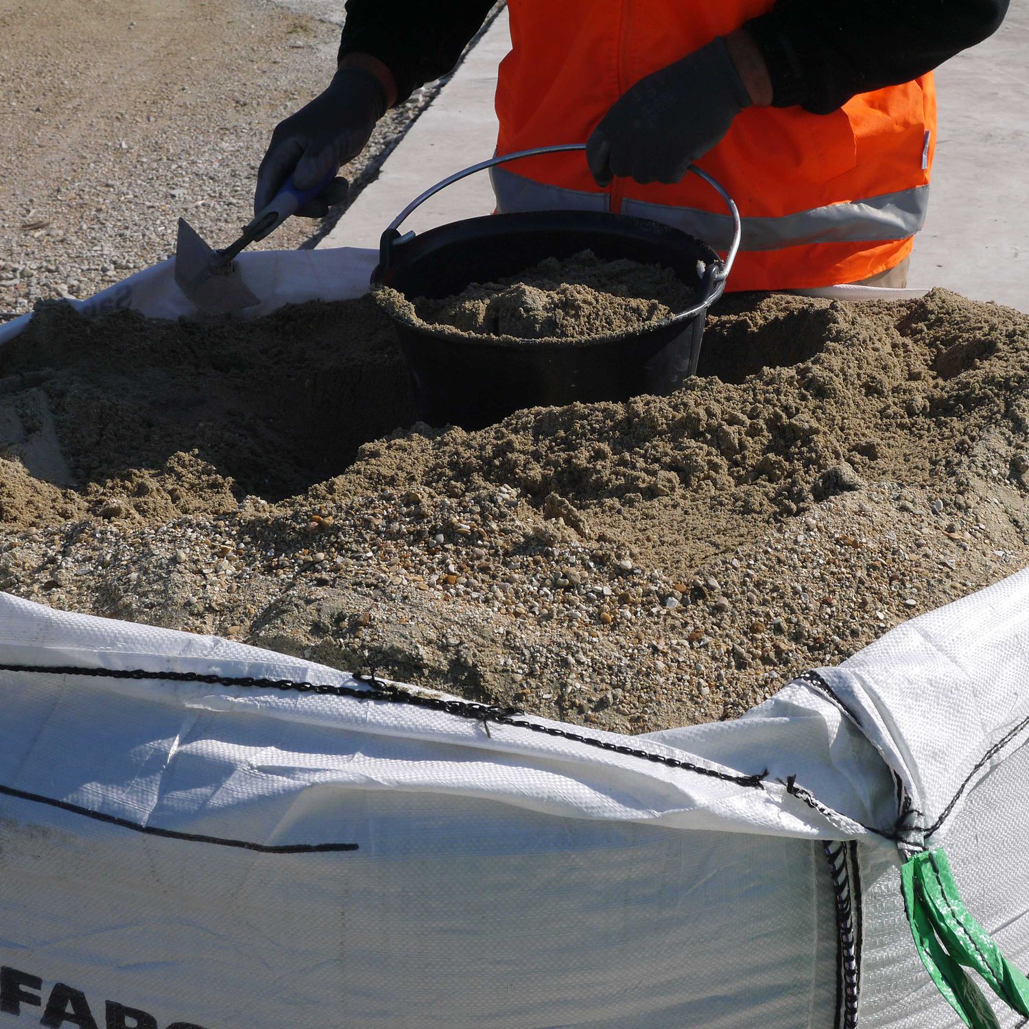 Aggregate concrete - Lafarge concrete - high-resistance / for ...