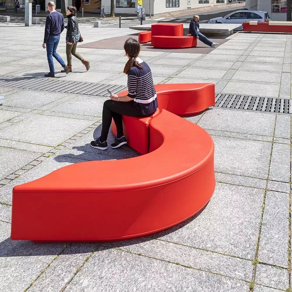 Organic design public bench - ARABESQUE - Concept Urbain - rotomolded ...