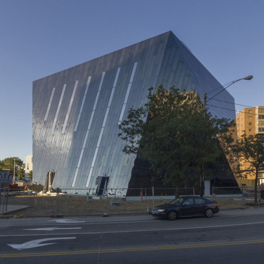 Panel curtain wall - MOCA CLEVELAND - A. Zahner - glass / metal and ...