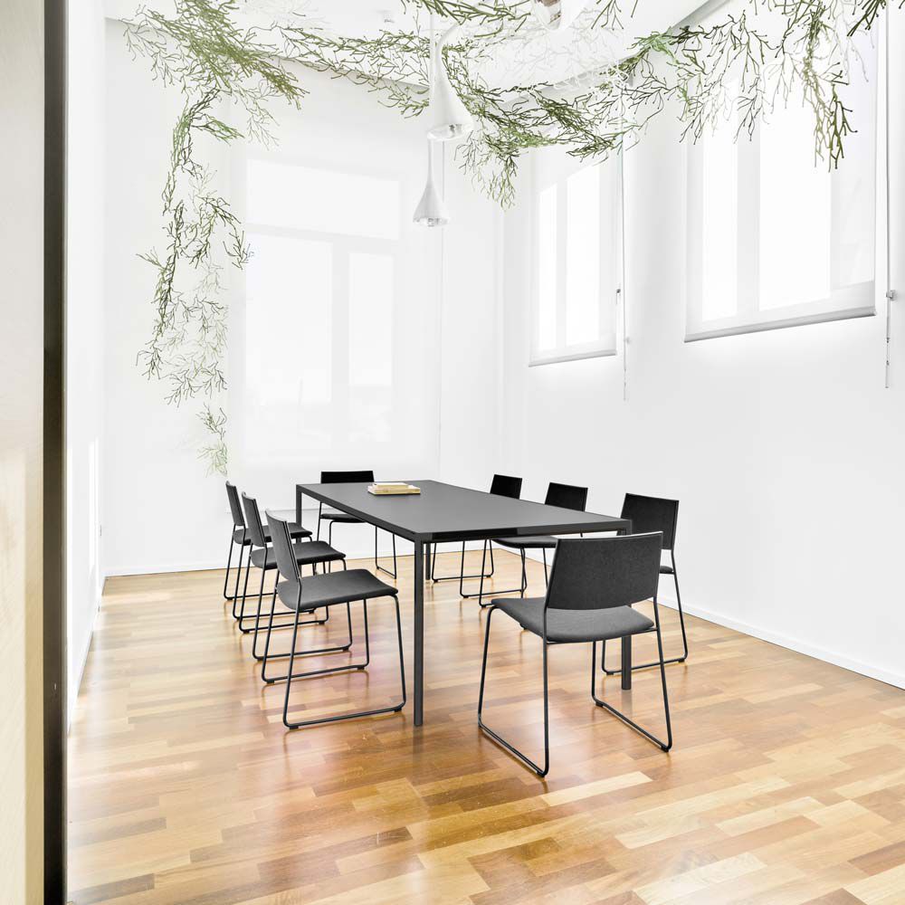 Contemporary table - SUI - INCLASS - oak / lacquered MDF / tempered glass