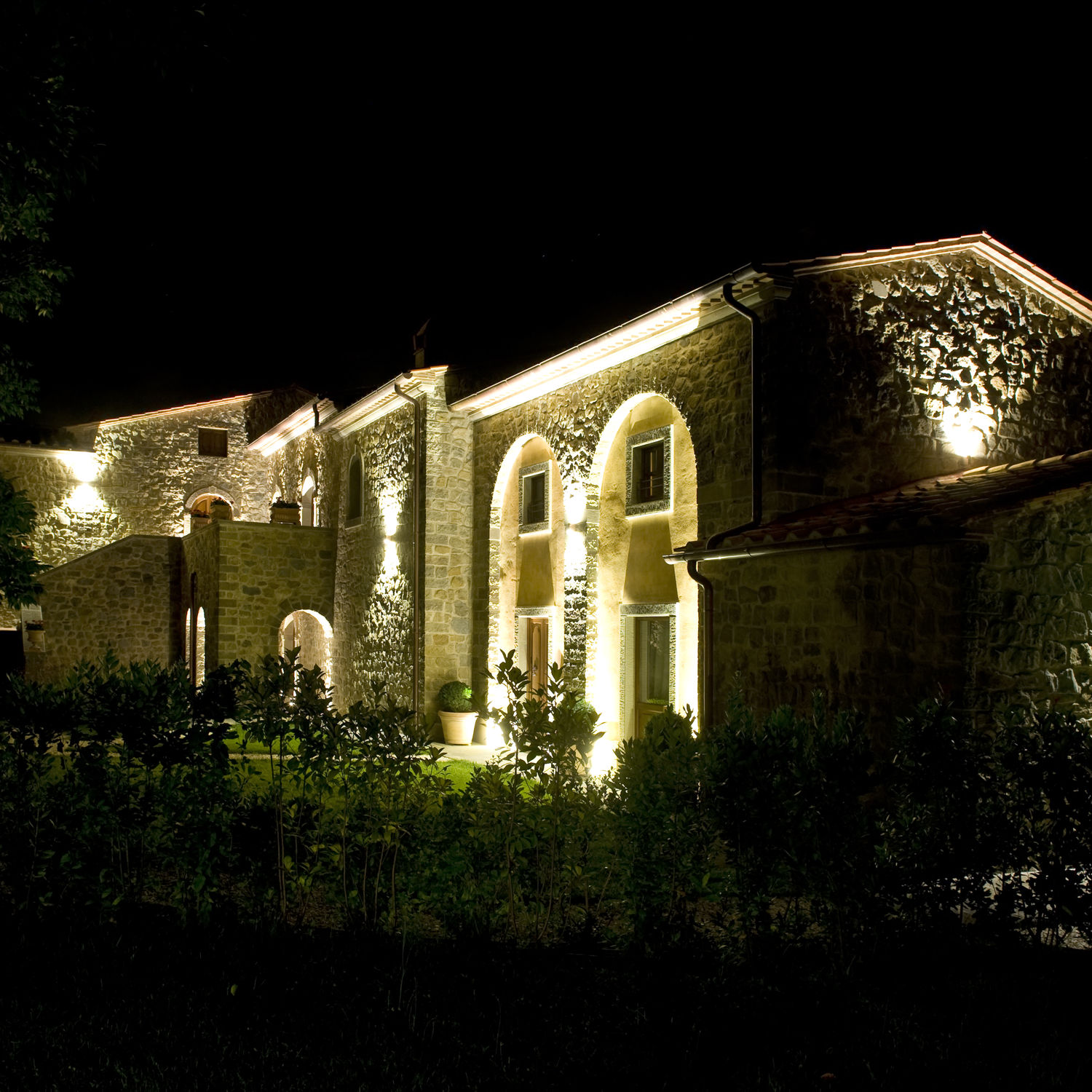 Contemporary wall light - TULA - Arcluce S.p.A. - indoor / for facade ...