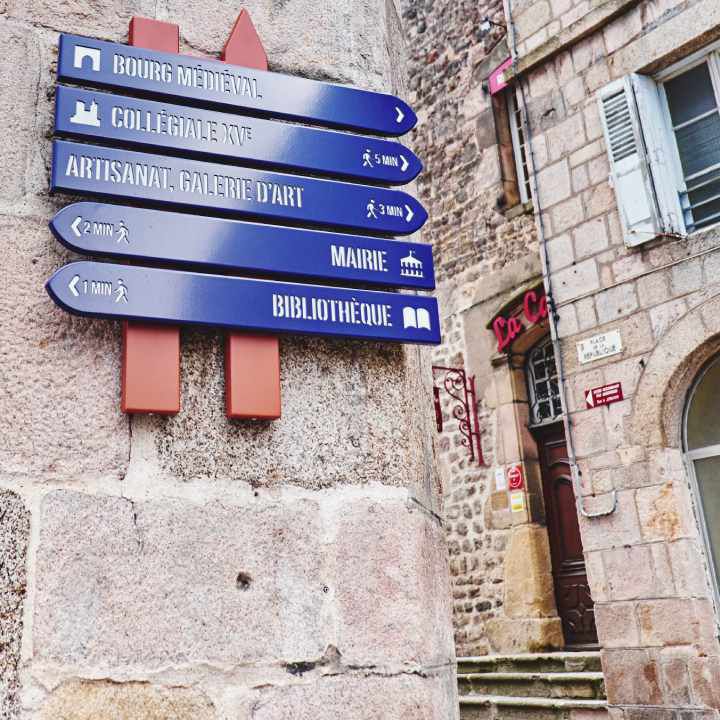 Wall-mounted signboard - MEDIEVAL - TF URBAN - steel / orientation ...