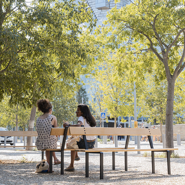 Contemporary public bench - L’Arlésien - TF URBAN - oak / oiled wood ...