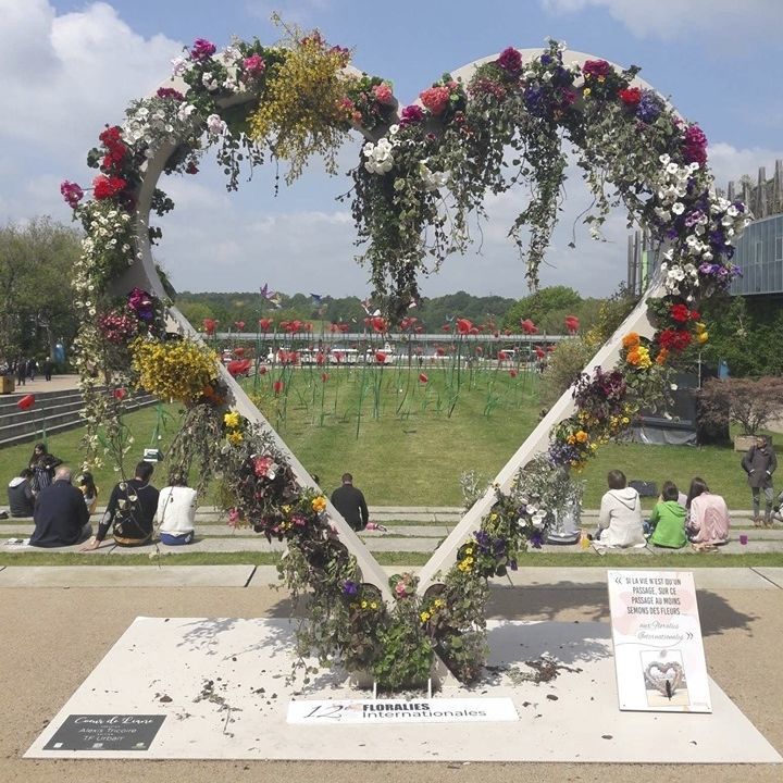 Steel planter - Heart - TF URBAN - curved / custom / high