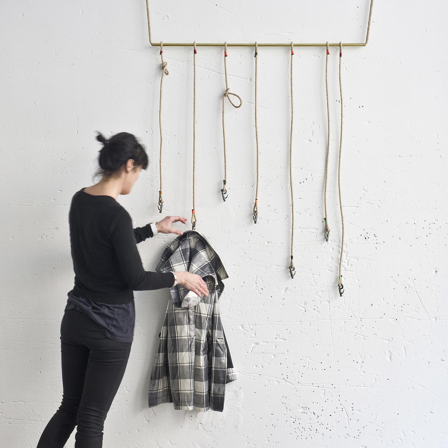 Ceiling-mounted coat rack - GARRUCHO - DVELAS - contemporary / metal / rope