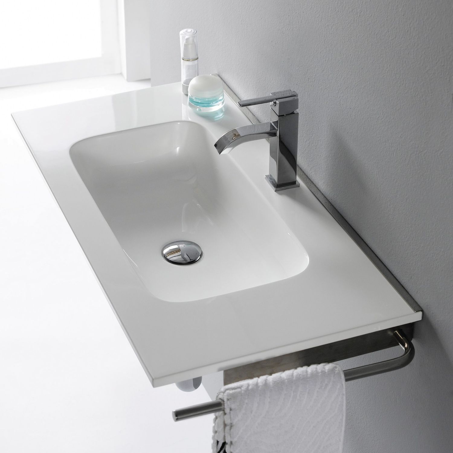 Wall-mounted washbasin - LP80 - Bath Collection S.L. - resin / with ...