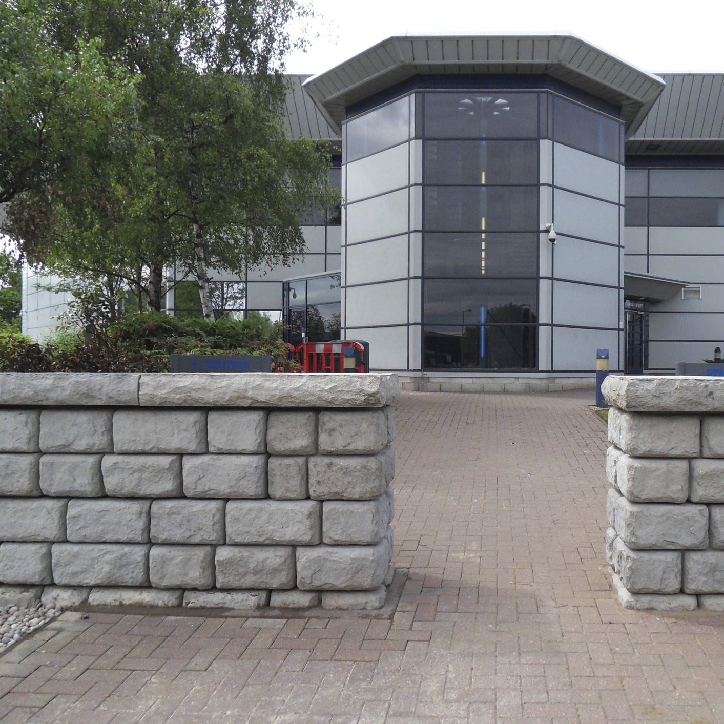 Solid concrete block - REDI-ROCK™ (VSB) - CPM Group Ltd - for retaining ...