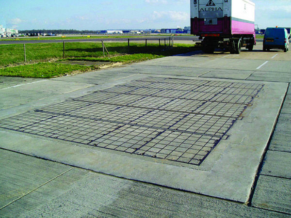 Cast iron manhole cover / rectangular - Elkington Gatic