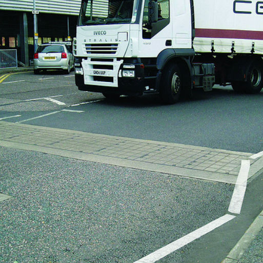 Cast iron manhole cover - PAVE - Elkington Gatic - rectangular