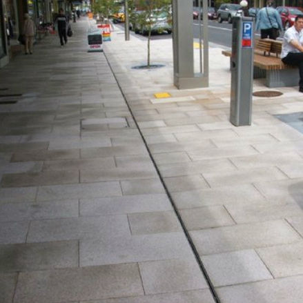 Drainage channel with central slot - PAVESLOT - Elkington Gatic ...