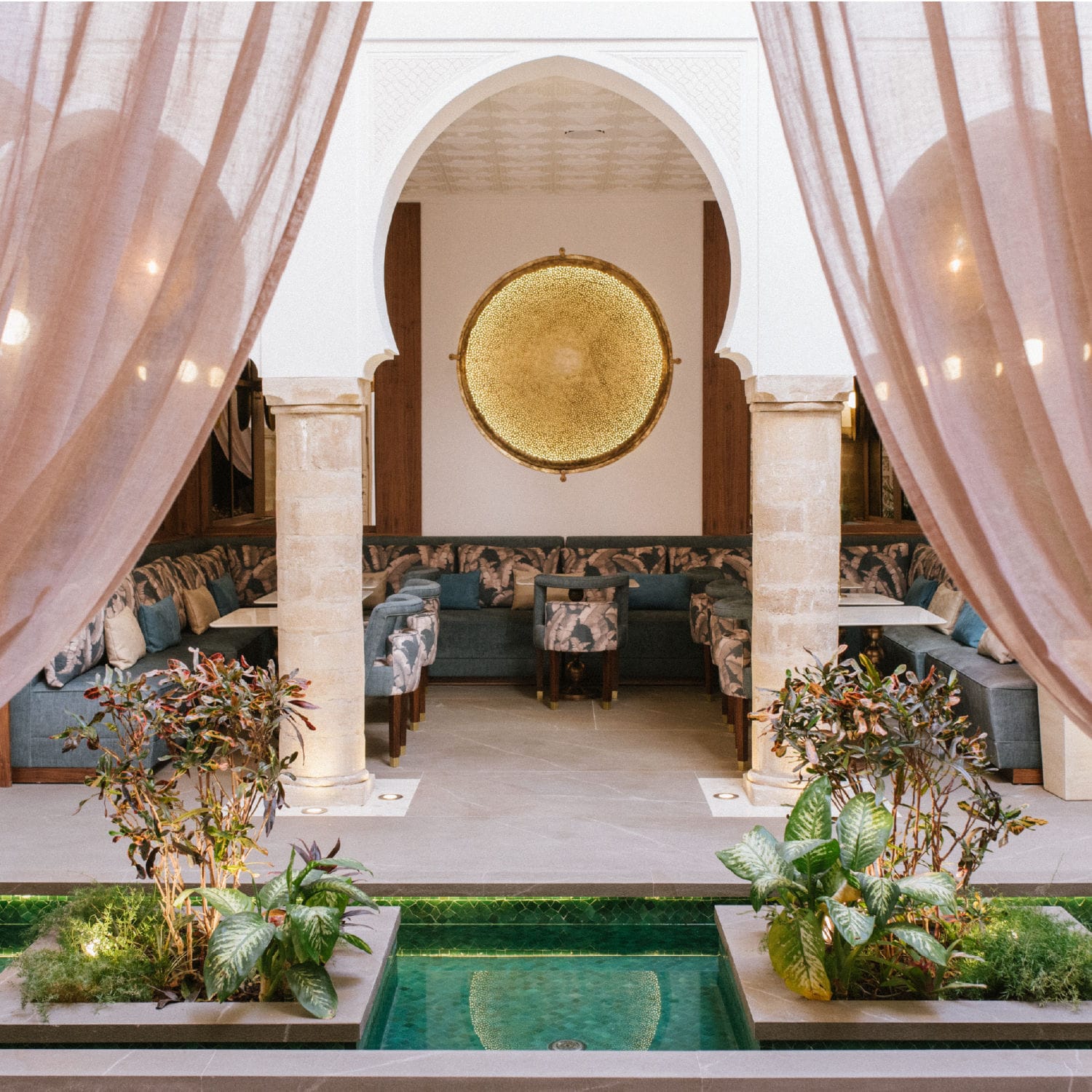 Traditional hotel room furniture set - LAMINAM