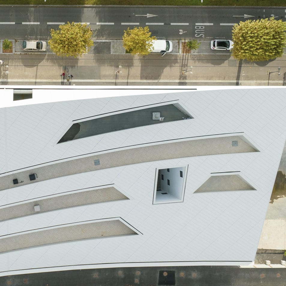 Facade cladding panel - LAMINAM - cover / LED / ceramic