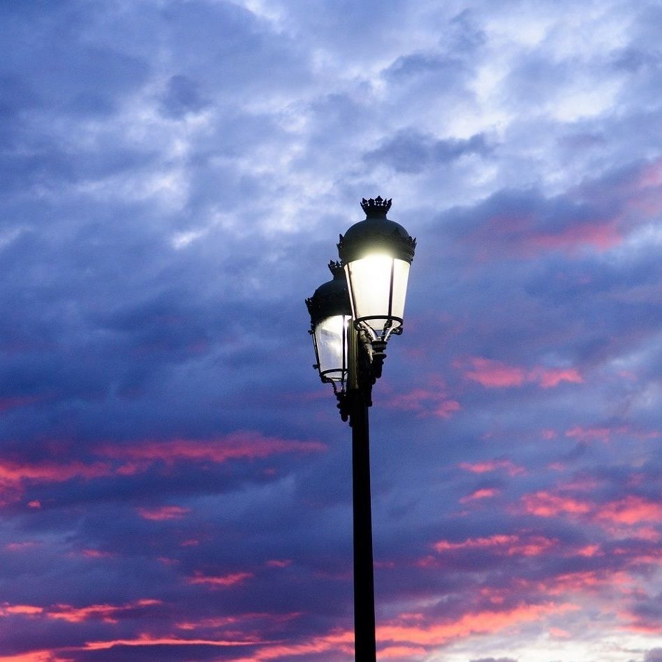 Urban lamp post - FERNANDINO - MAYJA,S.L. - contemporary / aluminum / LED