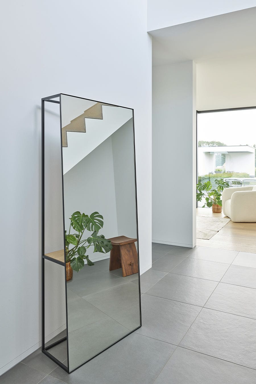 Free-standing mirror - Chassis XL - DEKNUDT MIRRORS - contemporary ...