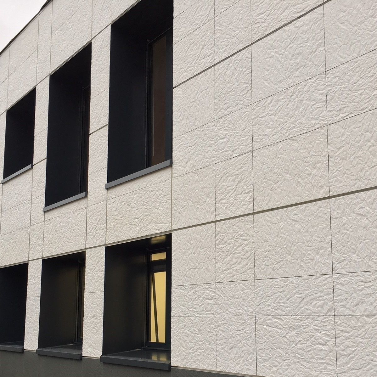 Exterior insulation finishing system cladding - GRANITÉ - RIVEN - CAREA ...