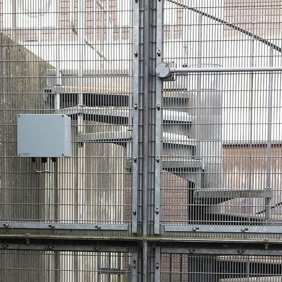 Welded mesh fence - ZAUN FENCING - cast aluminum / intrusion detection