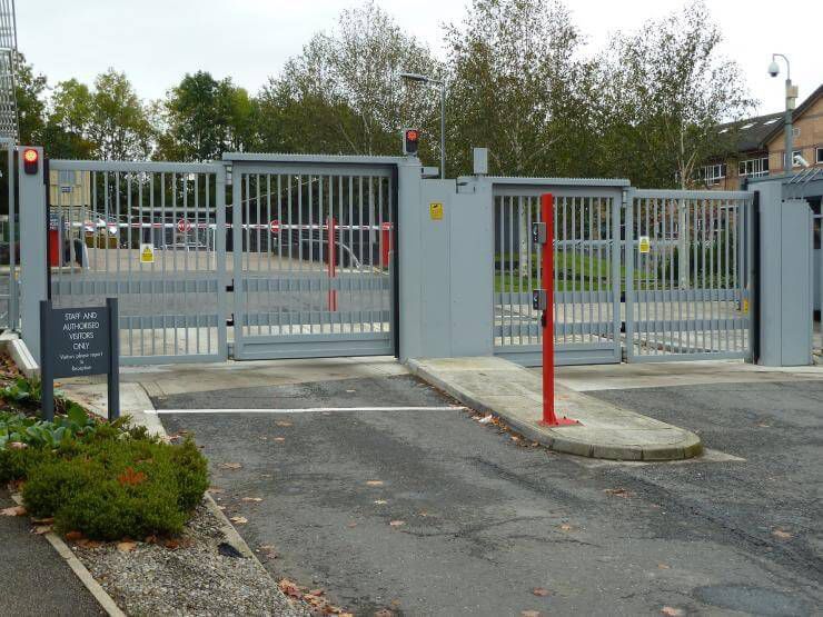 Folding gate - PAS 68 - ZAUN FENCING - powder-coated steel / bar / for ...