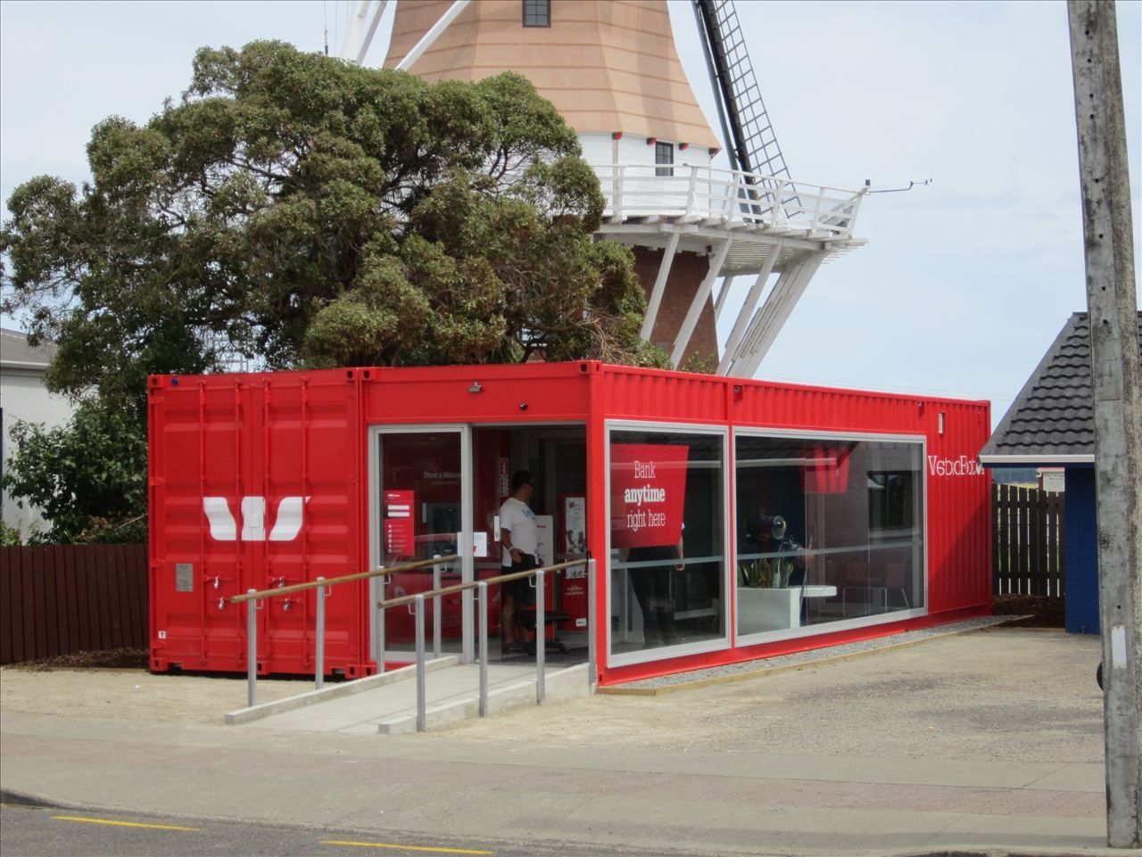 Commercial container - WESTPAC MOBILE BANK BRANCH FOXTON - addis ...
