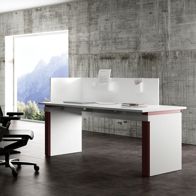 Free-standing desk - UP - FAMO - contemporary / wooden / straight