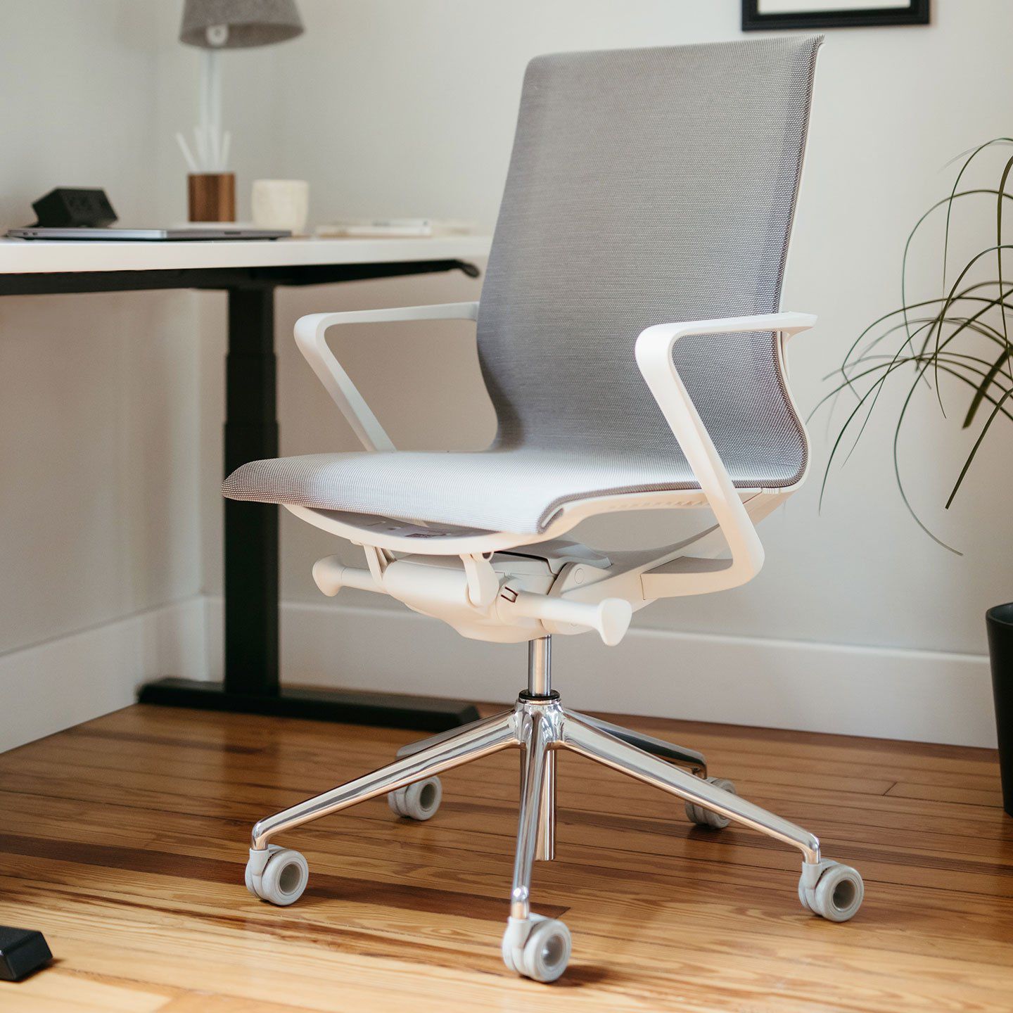 Contemporary executive chair - VEDA - Haworth - fabric / plastic / high ...