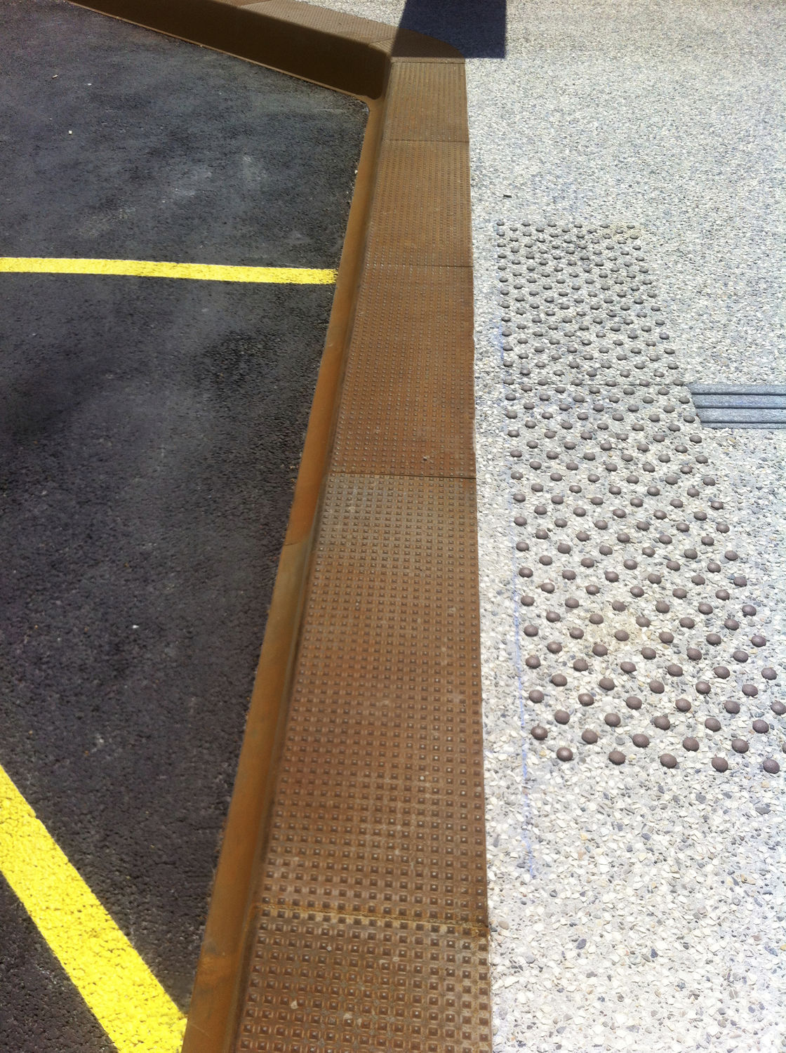 COR-TEN® steel edge - EDGING QUAI BUS - FREPAT URBAN EQUIPMENT ...
