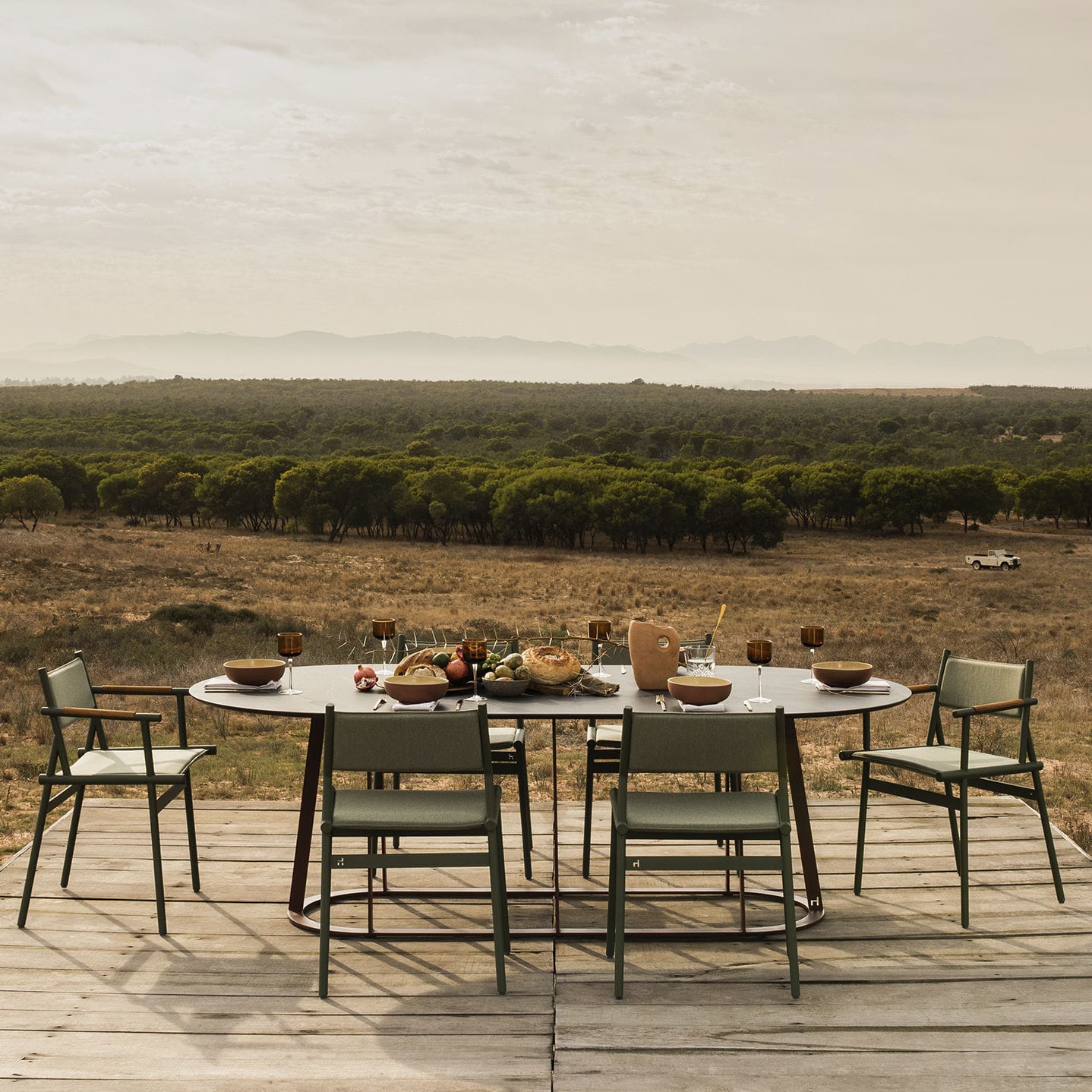 Contemporary dining table - Plat-O Flat-Oval 10 - HALDANE - Dekton ...