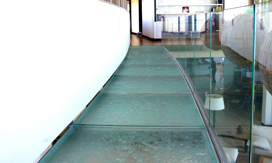 Patterned glass panel - GLASS WALKWAY - ThinkGlass - translucent / for ...