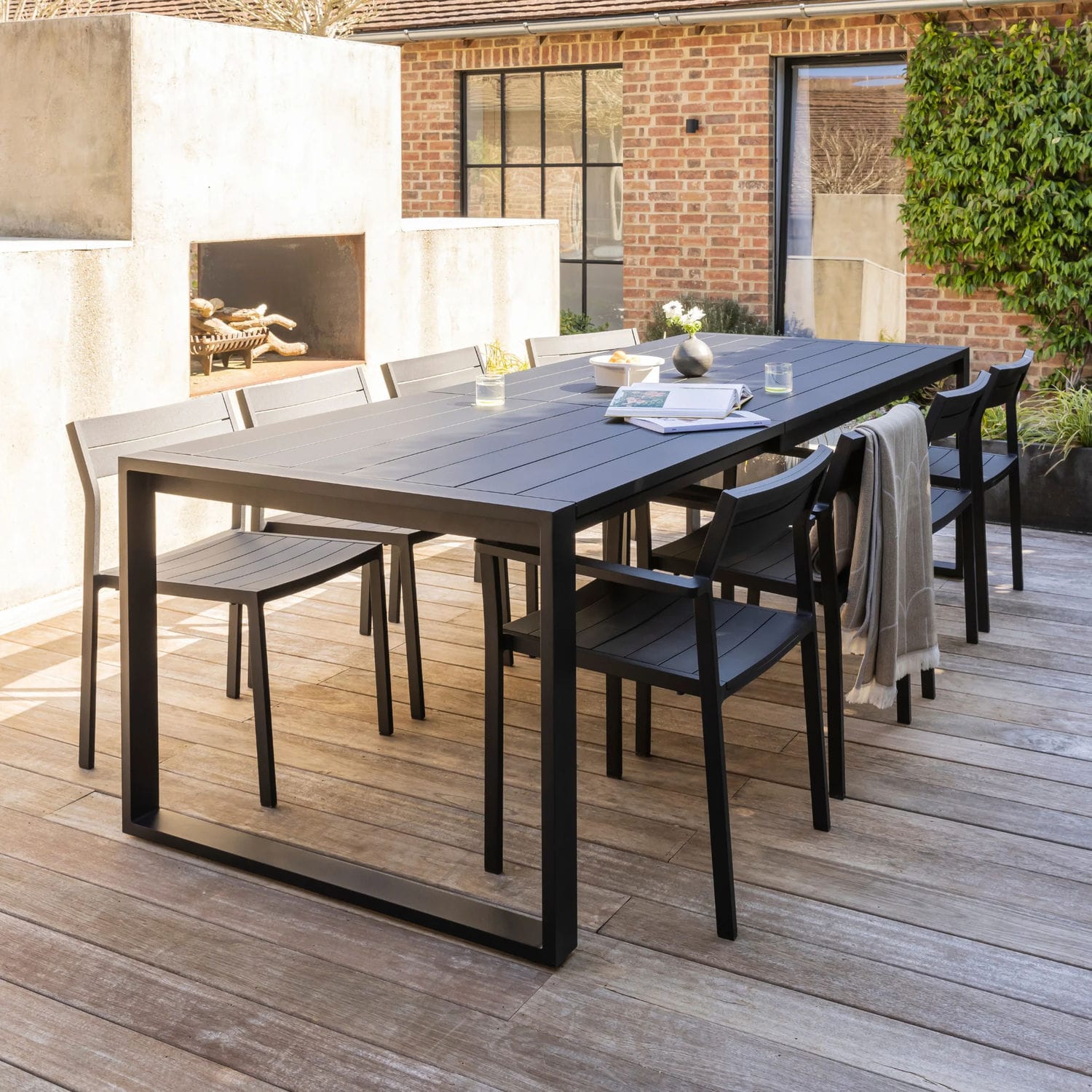 Contemporary dining table - EOS - case - plastic / aluminium / aluminum ...