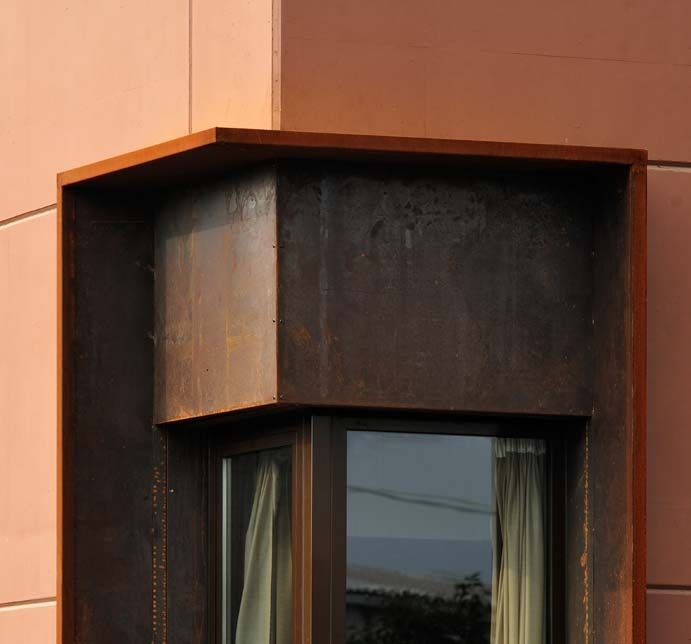Strip cladding / metal / patina - HOTEL CASALGRANDE - Stahlbau Pichler
