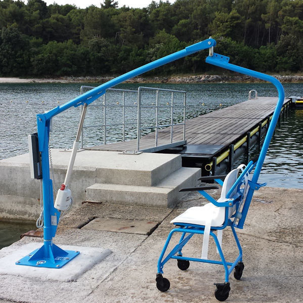 Fixed pool lift - F145 - Digi Project - for people with reduced mobility