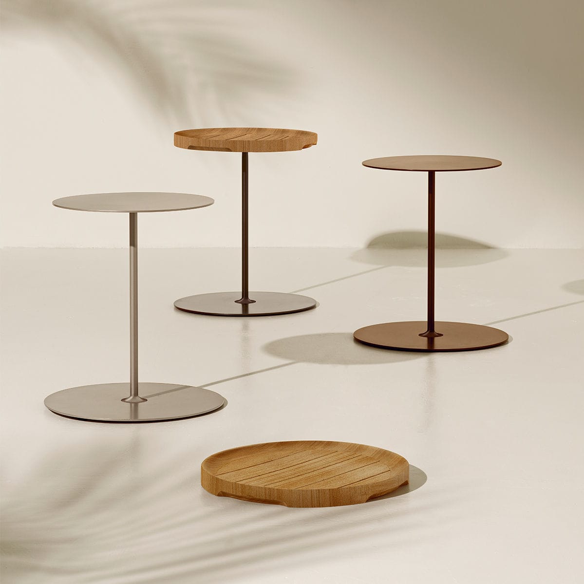 Contemporary side table - Tender - Ethimo - teak / aluminum / aluminum base