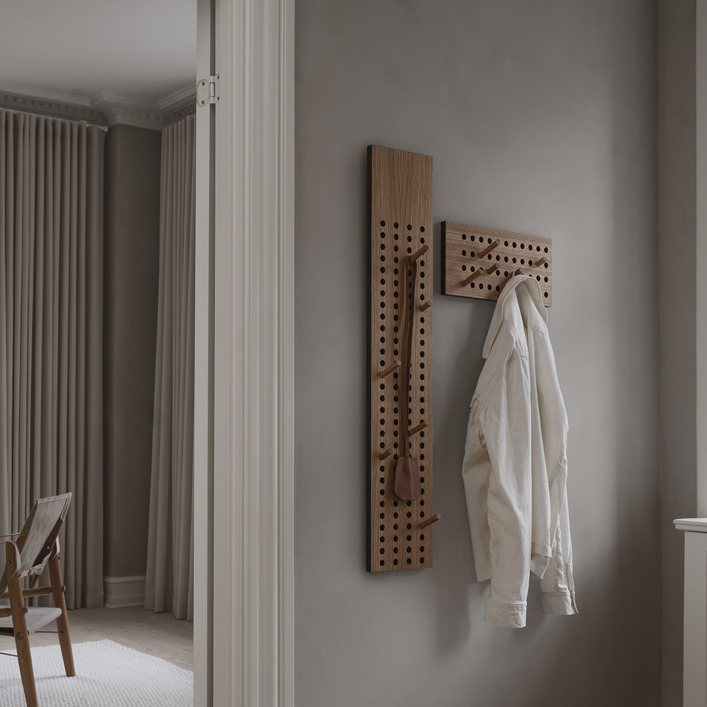 Wall-mounted coat rack - Scoreboard - WEDOWOOD - contemporary / oak ...