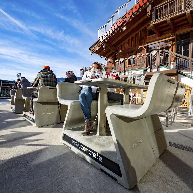 Heated table and bench set - HOHENHAUS TENNE SCHLADMING - Stayconcrete ...