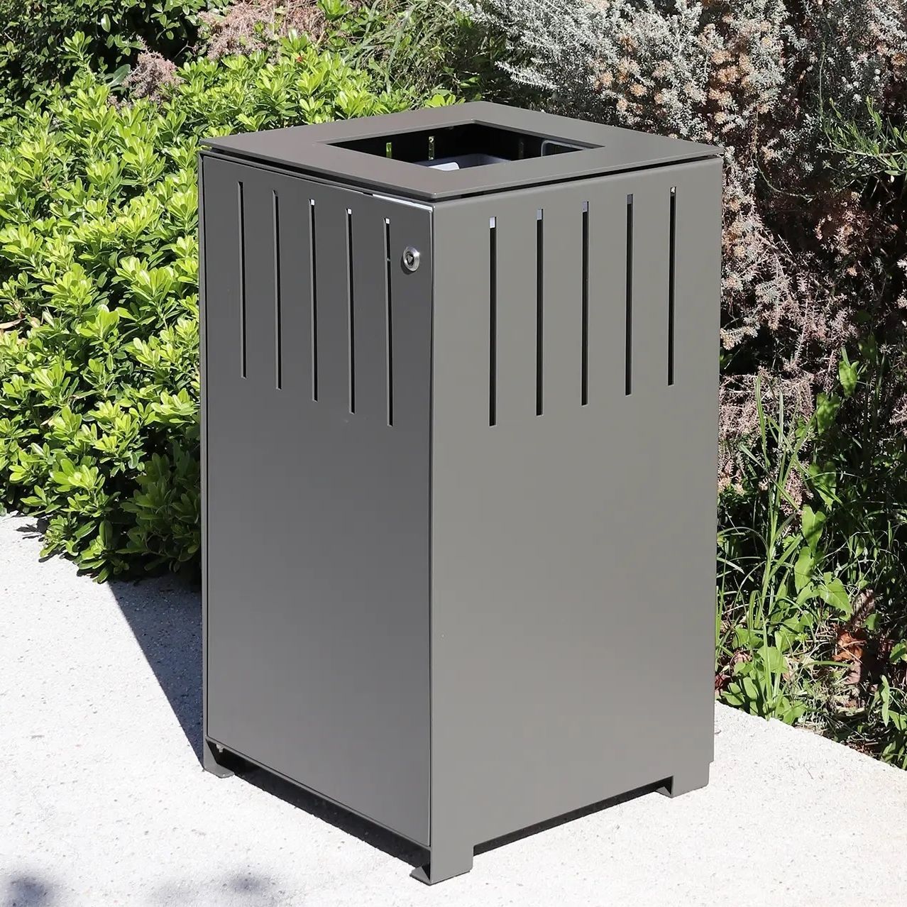 Public trash can - IMAGINE - ACCENTURBA - thermo-lacquered steel ...