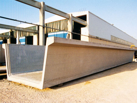 Concrete channeling - Pujol