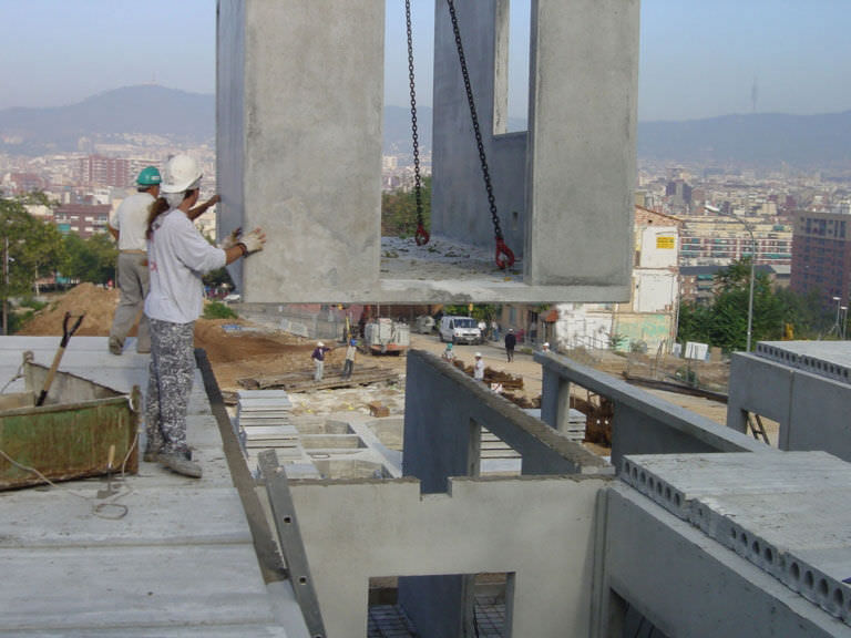 Reinforced concrete portal frame - Pujol - prestressed concrete