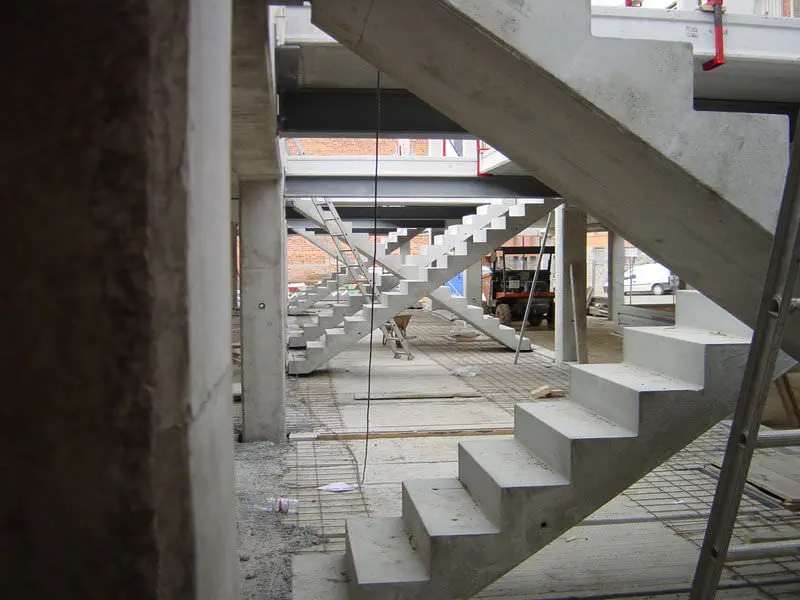 Center Beam Framing Concrete Stairs