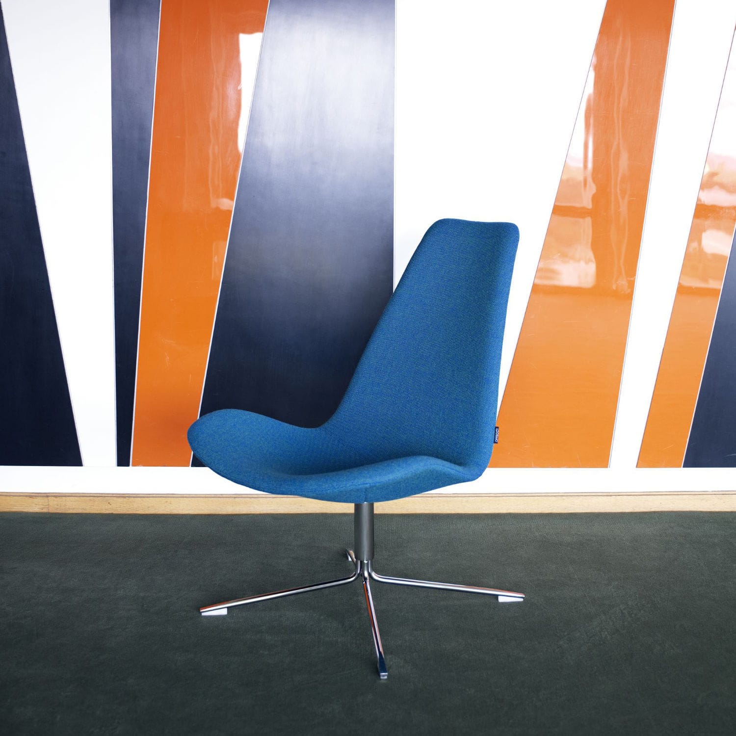 Contemporary visitor armchair - SPOON - OFFECCT - leather / fabric / chrome
