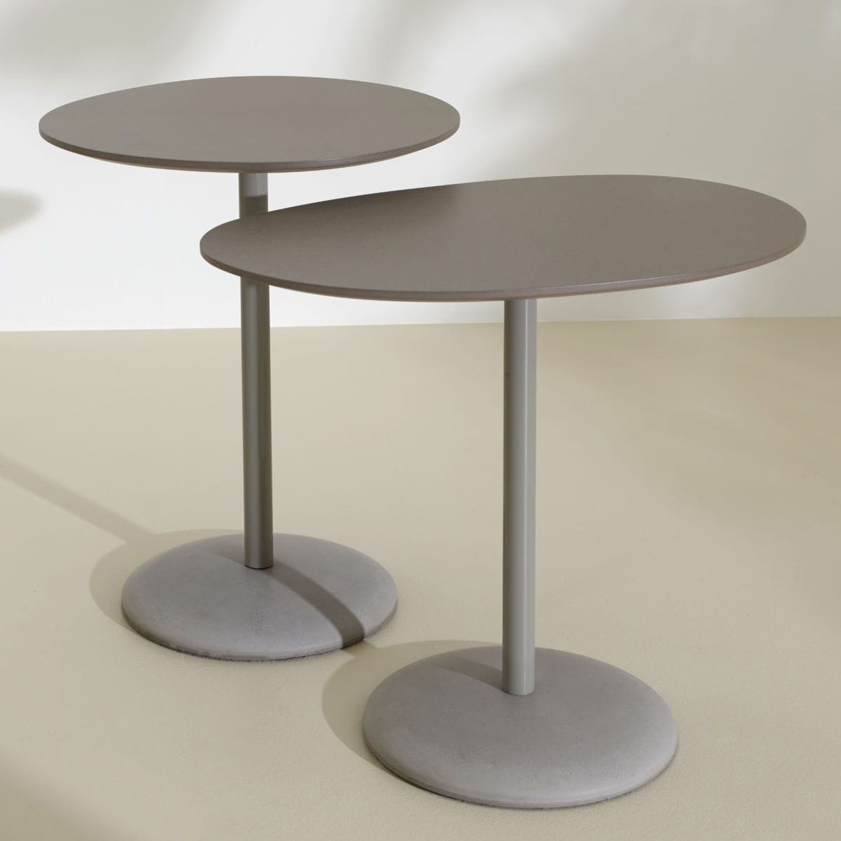 Contemporary side table - WIND - OFFECCT - lacquered metal / concrete ...