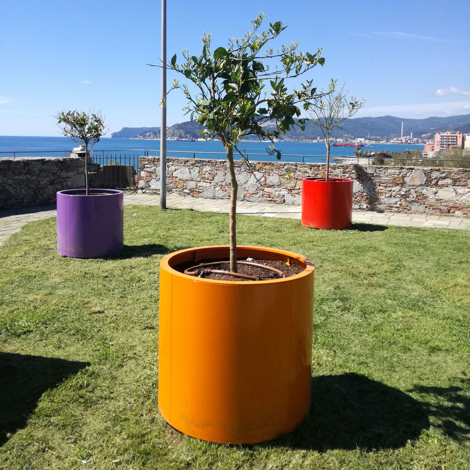 Stainless steel planter - POT - VASART URBAN DESIGN - painted metal ...