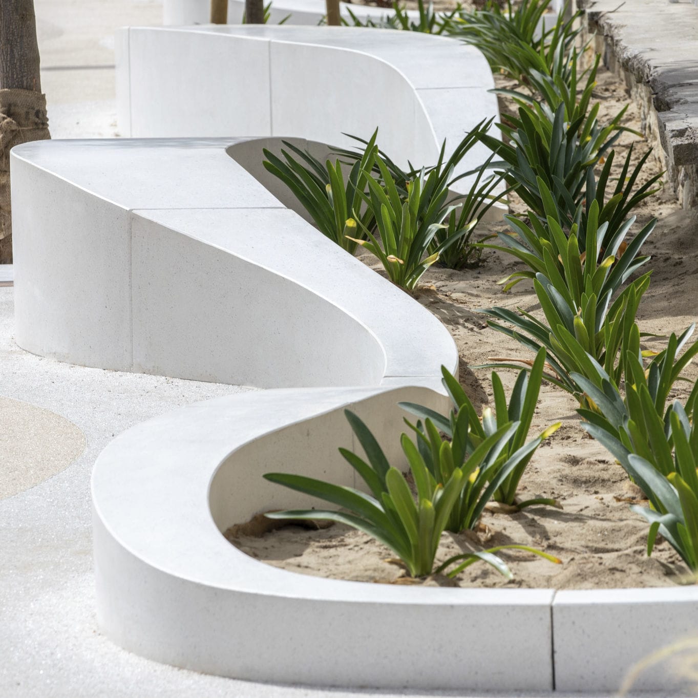Curved public bench - SAN MAURO MARE - VASART URBAN DESIGN ...