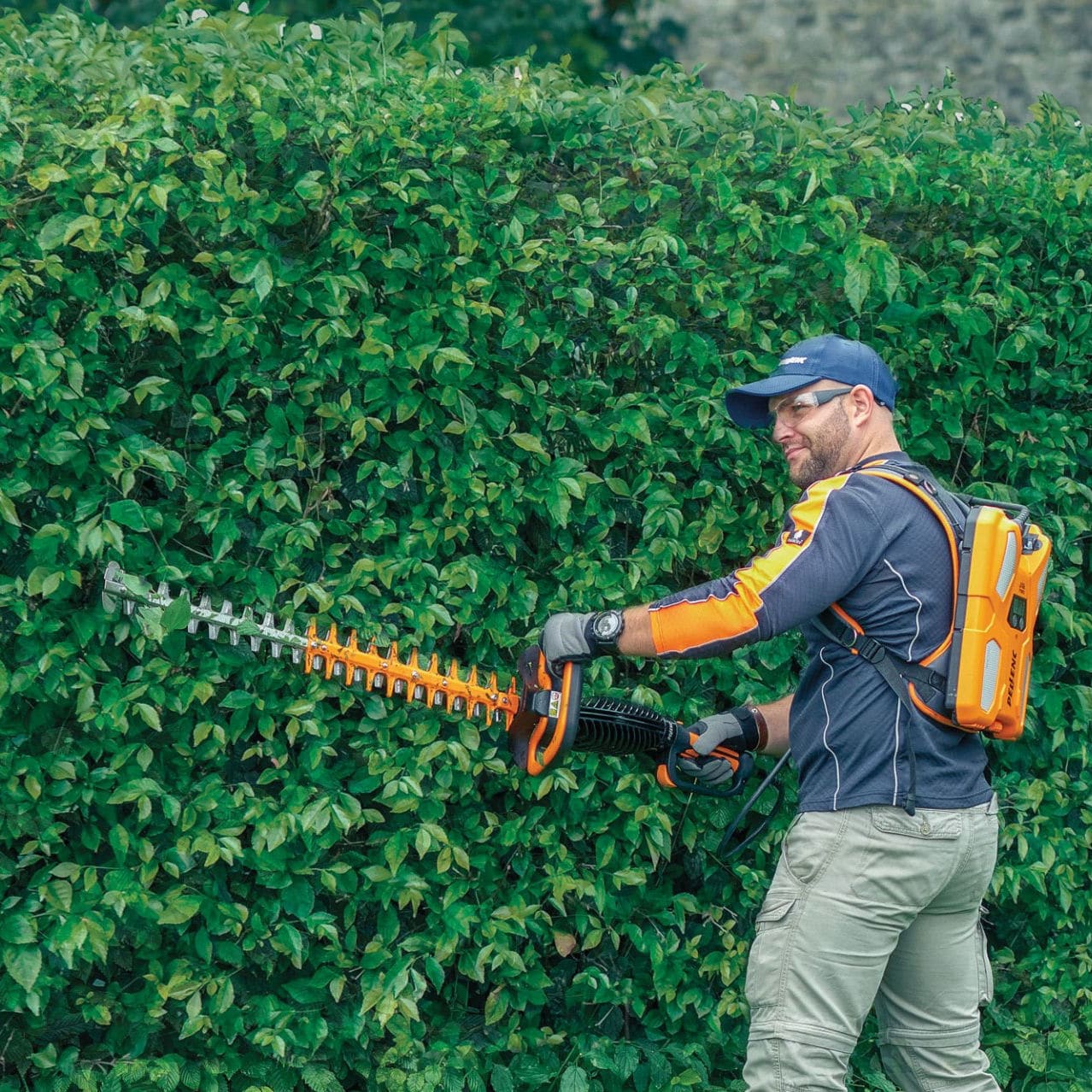 Battery-powered hedge trimmer - HELION 3 - Pellenc S.A. - hand-held ...