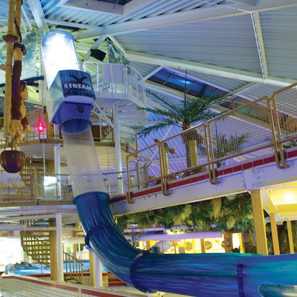 Upright slide - X-STREAM - Van Egdom - for water park / high-speed ...